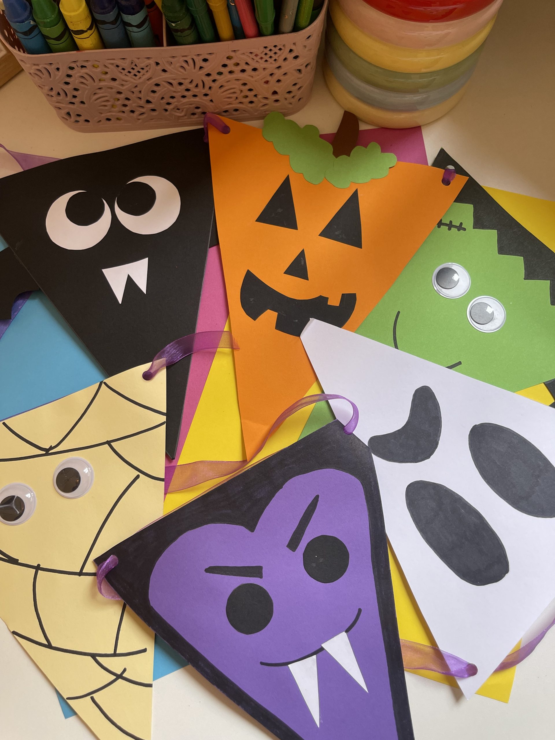 Manualidades de Halloween decorativas - Aprendiendo con Sira